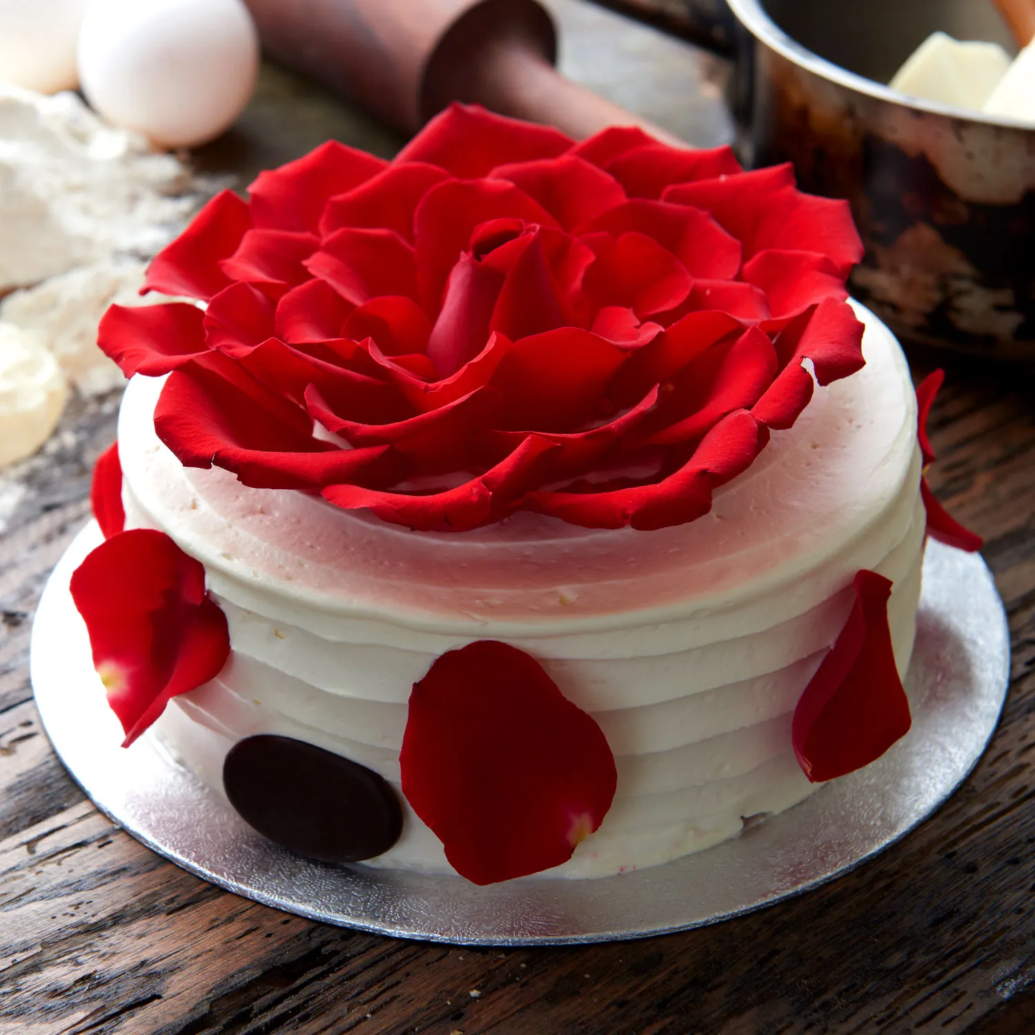 Online Delightful Rose Cake Half Kg Gift Delivery in Bahrain - Fnp.ae