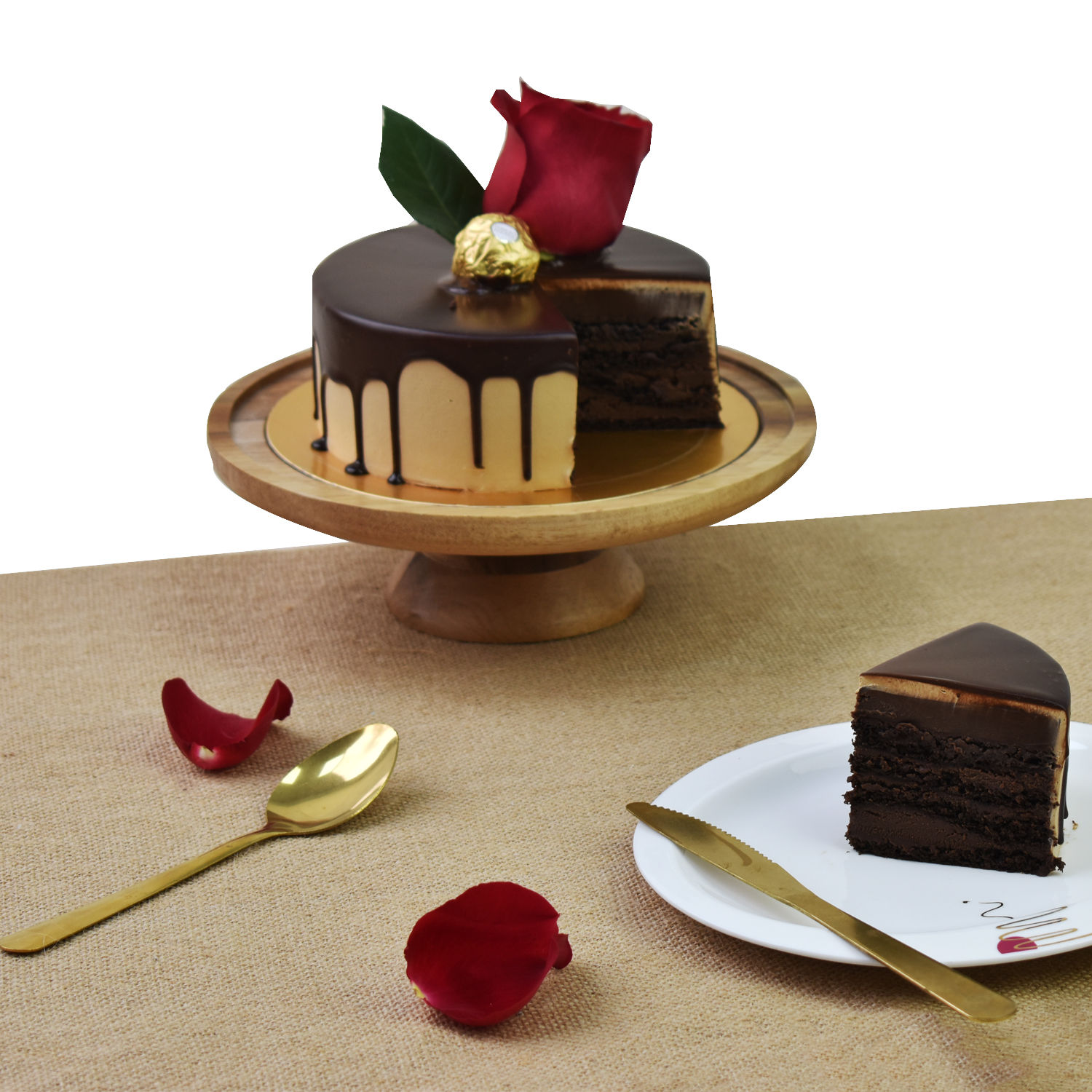 Online Chocolate Delight Cake Half Kg Gift Delivery in Bahrain - Fnp.ae