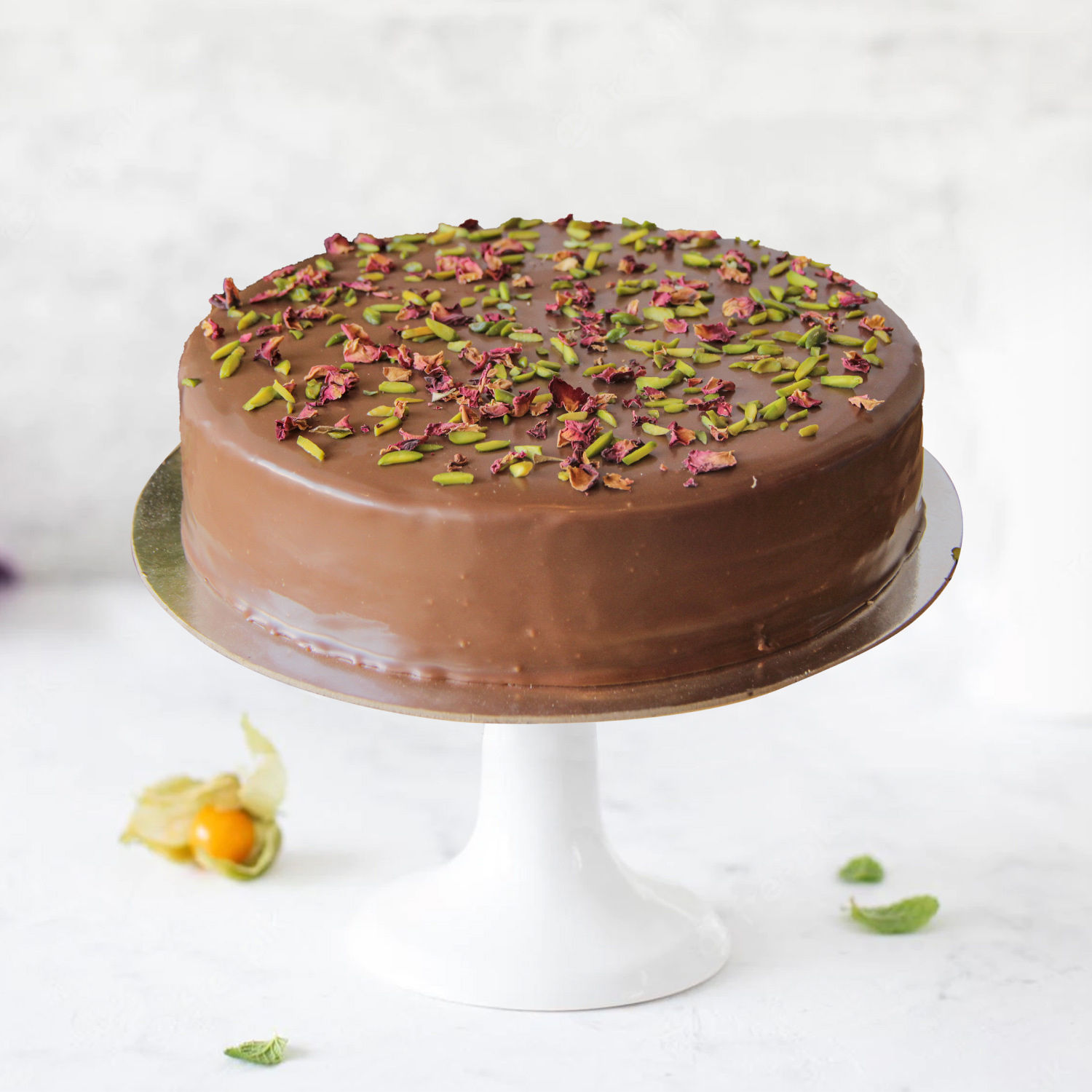 Online Naima Cake Small Gift Delivery in Bahrain - Fnp.ae