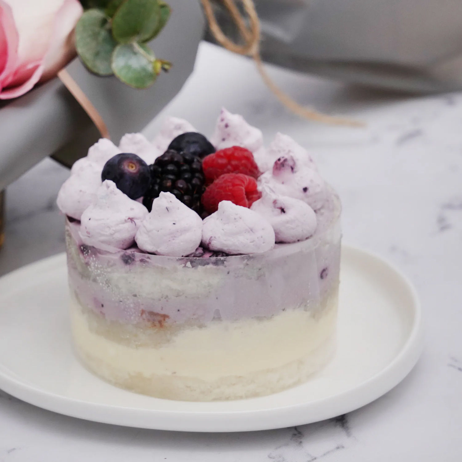 Online Pink Roses Bouquet Mono Cake Combo Gift Delivery in Bahrain - FNP