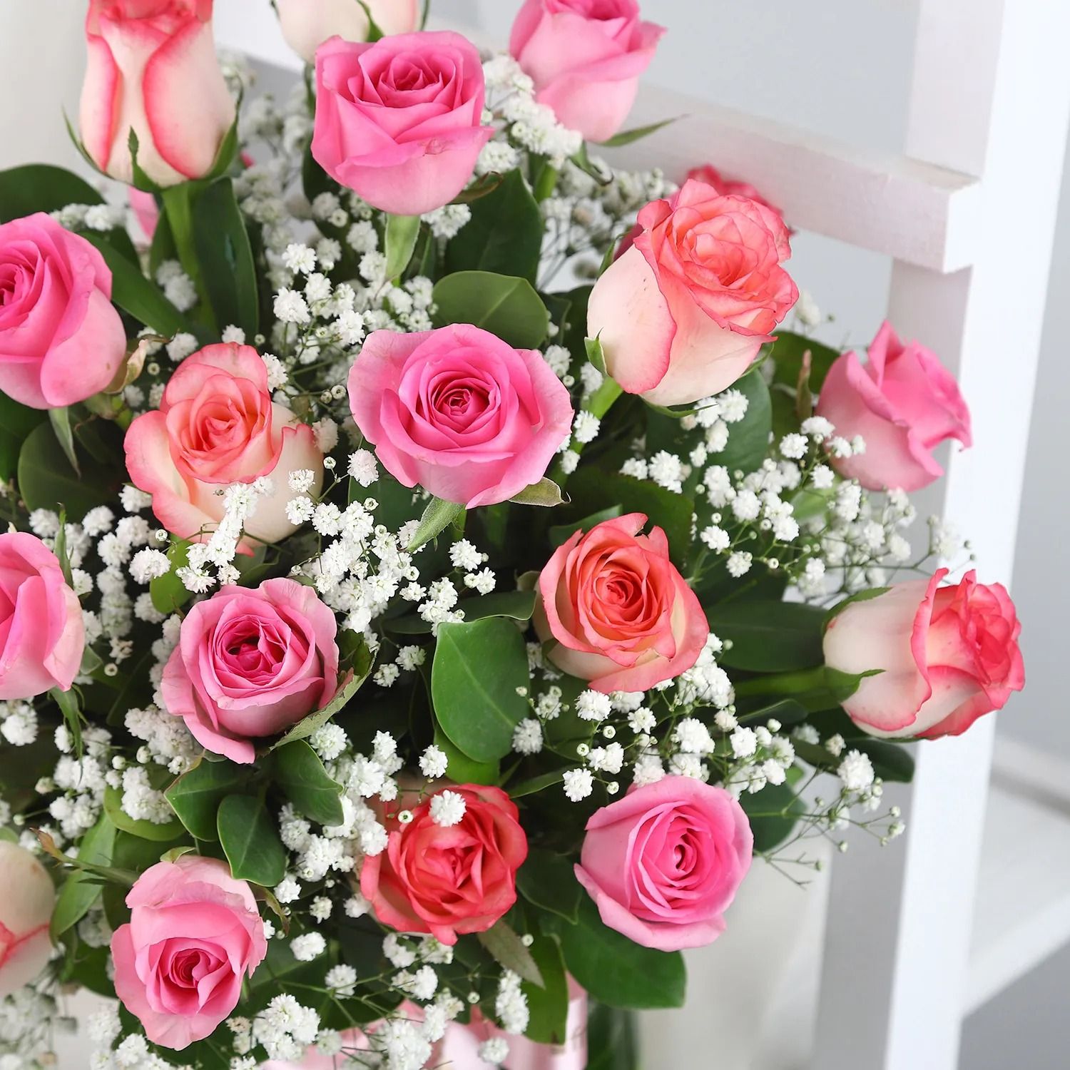 Online Beautiful Pink Roses Glass Vase Arrangement Gift Delivery in ...
