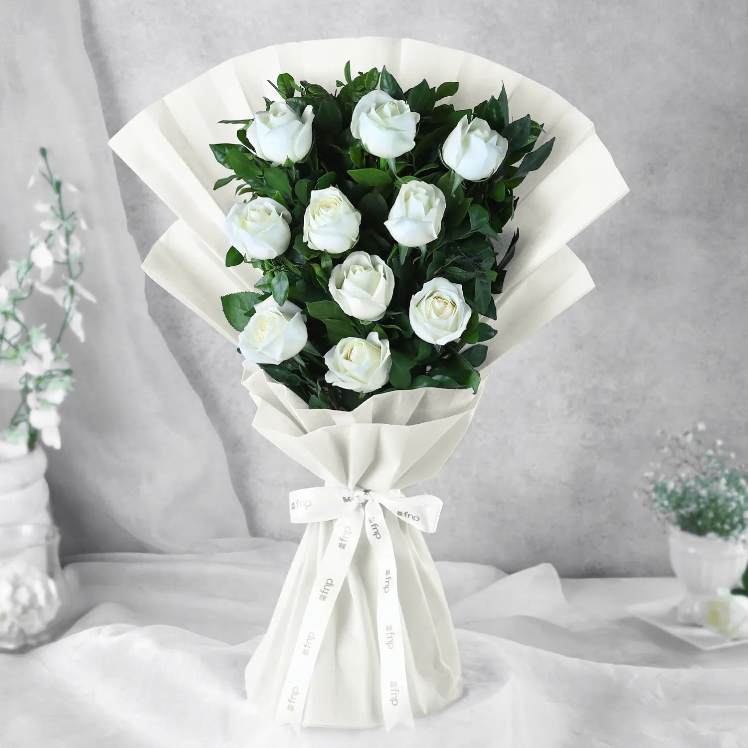 Online Pure White Roses Ensemble Gift Delivery in India - Fnp.ae