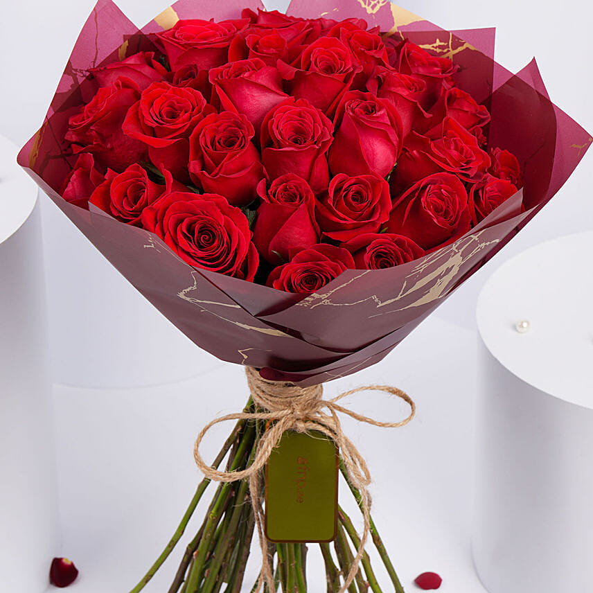 Online Sublime 35 Roses Bouquet Gift Delivery in Kuwait - FNP