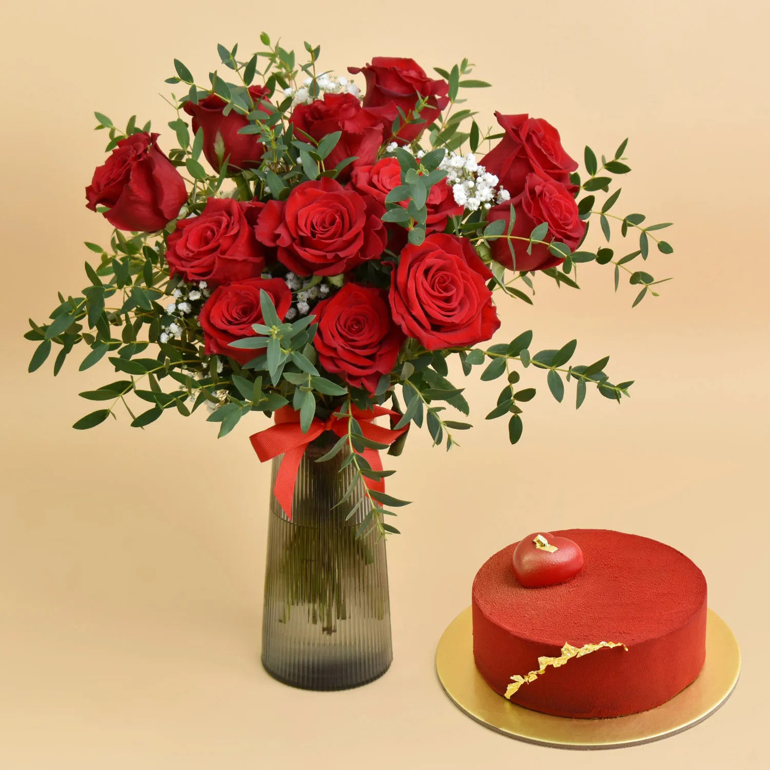Online 12 Red Roses in Premium Vase And Cake Gift Delivery in Kuwait ...