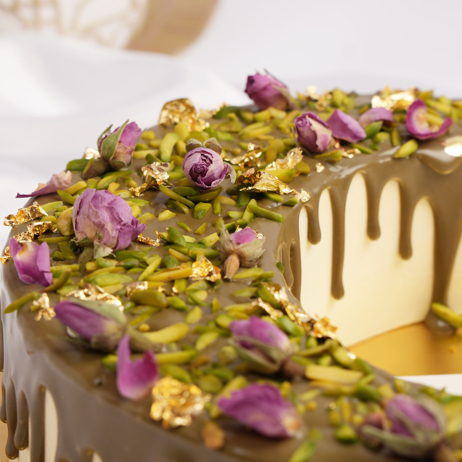 Online Pistachio Saffron Crescent Moon Cake Gift Delivery in Kuwait ...