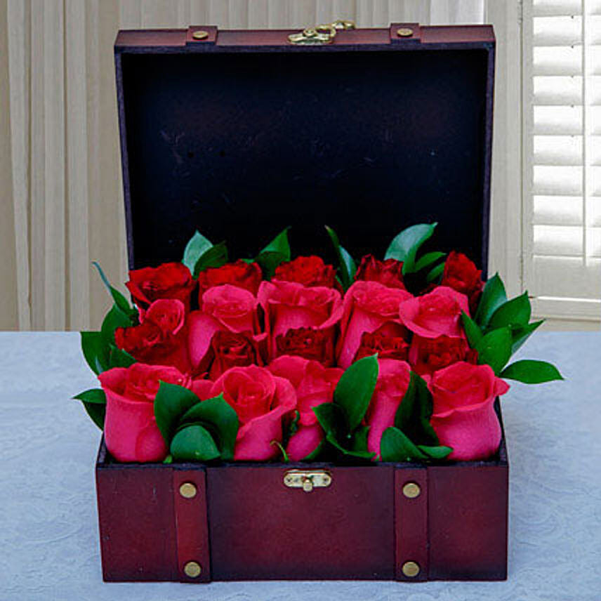 Order Pink and Red Roses Arrangement in Wooden Box Online | Same-Day ...