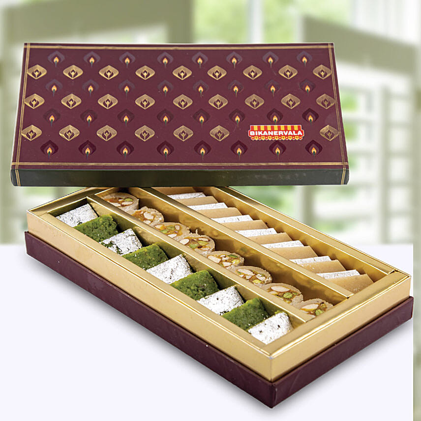 Order Kaju Pista Mix Sweets Box Online | Same-Day Delivery UAE - Fnp.ae