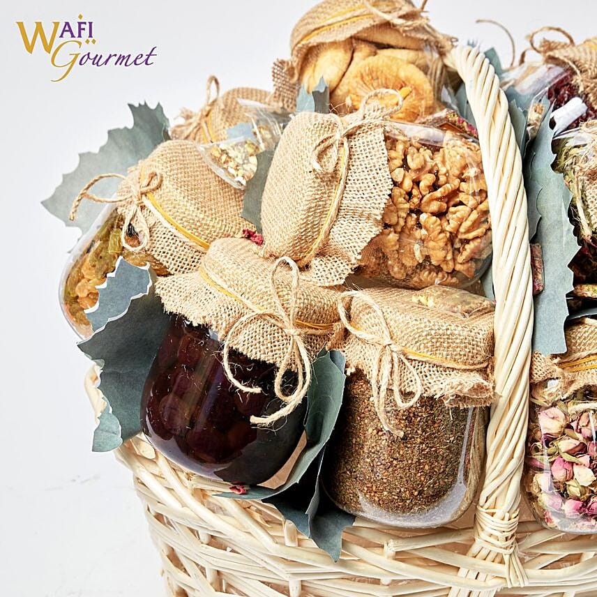 Order Special Hamper For You Online | Same-Day Delivery UAE - Fnp.ae