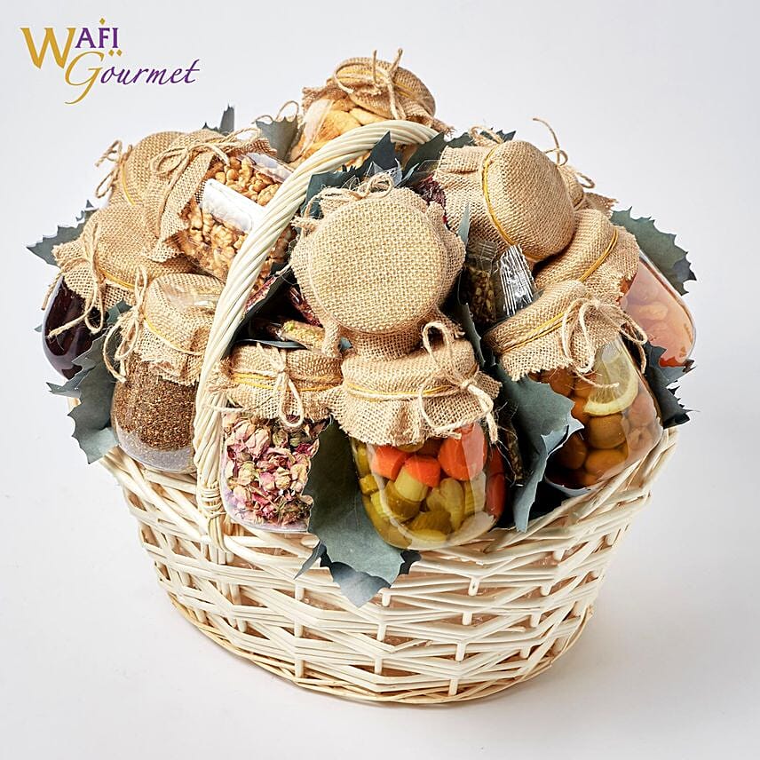 Order Special Hamper For You Online | Same-Day Delivery UAE - Fnp.ae