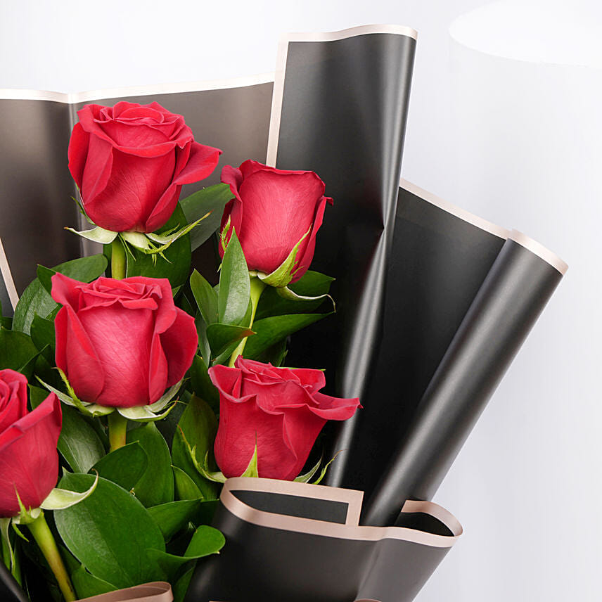 Online Bunch of Beautiful 6 Red Rose Gift Delivery in UAE - FNP