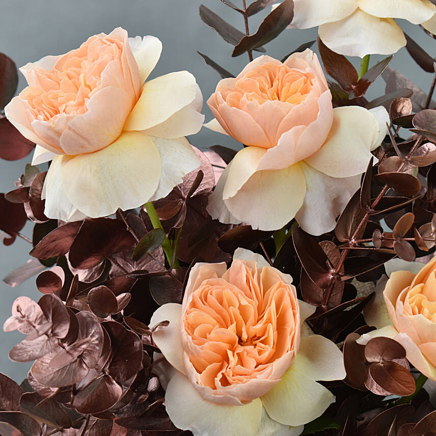 Order Garden Rose Splendour Bouquet Online | Same-Day Delivery UAE - Fnp.ae