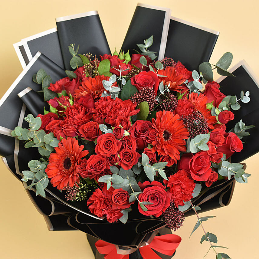 Order Joyful Red Bouquet of Flowers Online | Same-Day Delivery UAE - Fnp.ae