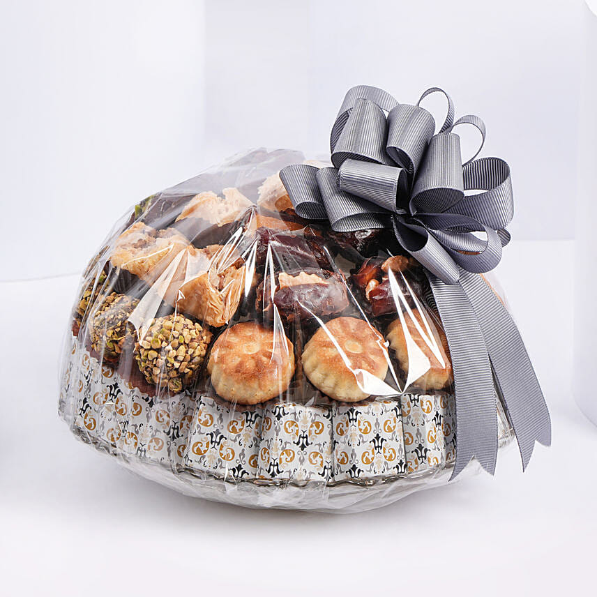 Online Truffles with Mamoul and Dates Gift Delivery in UAE - FNP