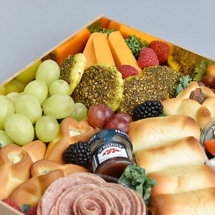Order Cheese Box With Condiments Online | Same-Day Delivery UAE - Fnp.ae