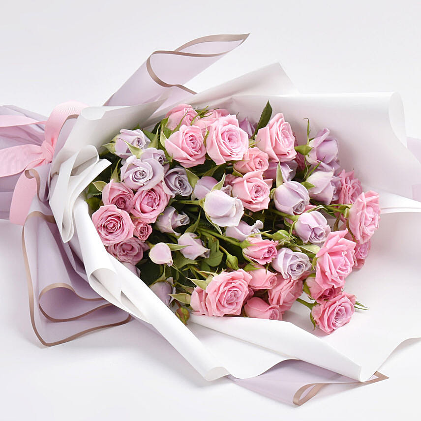 Online Purple and Pink Spray Roses Bunch And Cake Gift Delivery in UAE ...