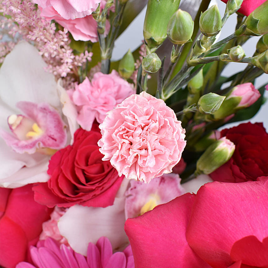 Order Magical Grace Flowers in a vase Online | Same-Day Delivery UAE ...