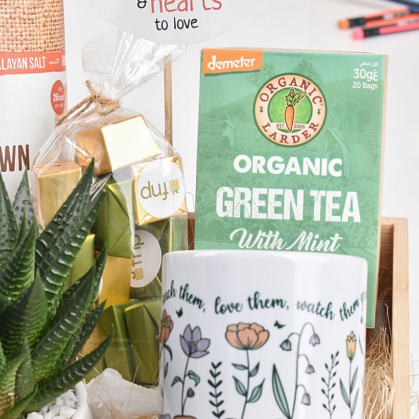 Order Hamper For Teacher Online | Same-Day Delivery UAE - Fnp.ae