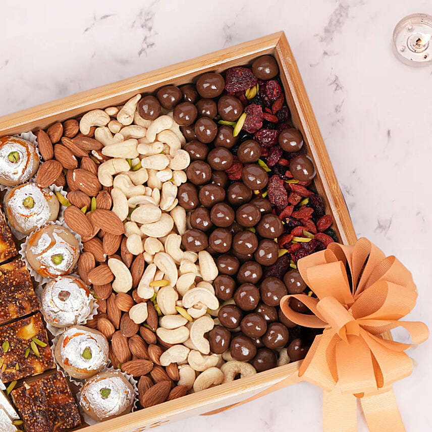 Online Indulgence Tray Gift Delivery in UAE - FNP