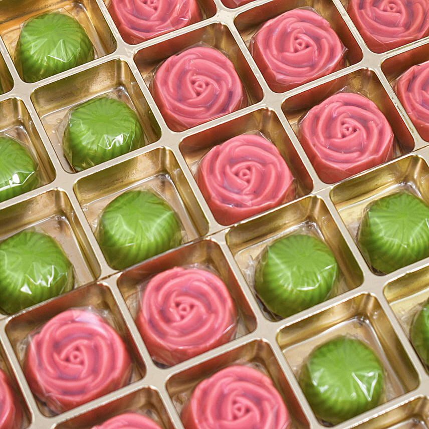 Order Roses Chocolate Box Large Online | Same-Day Delivery UAE - Fnp.ae