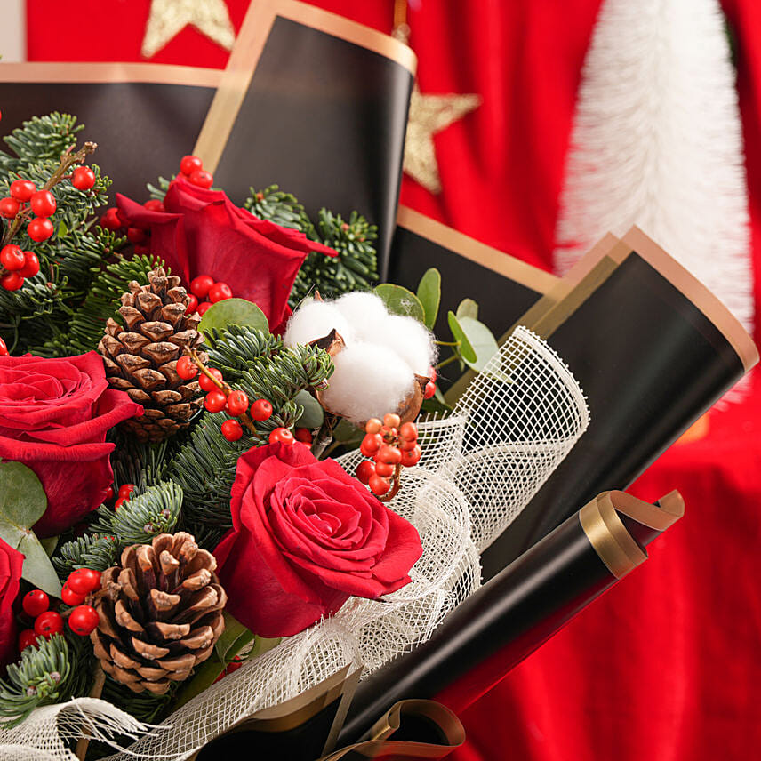Online Merry Berry Flowers Bliss Arrangement Gift Delivery in UAE - FNP