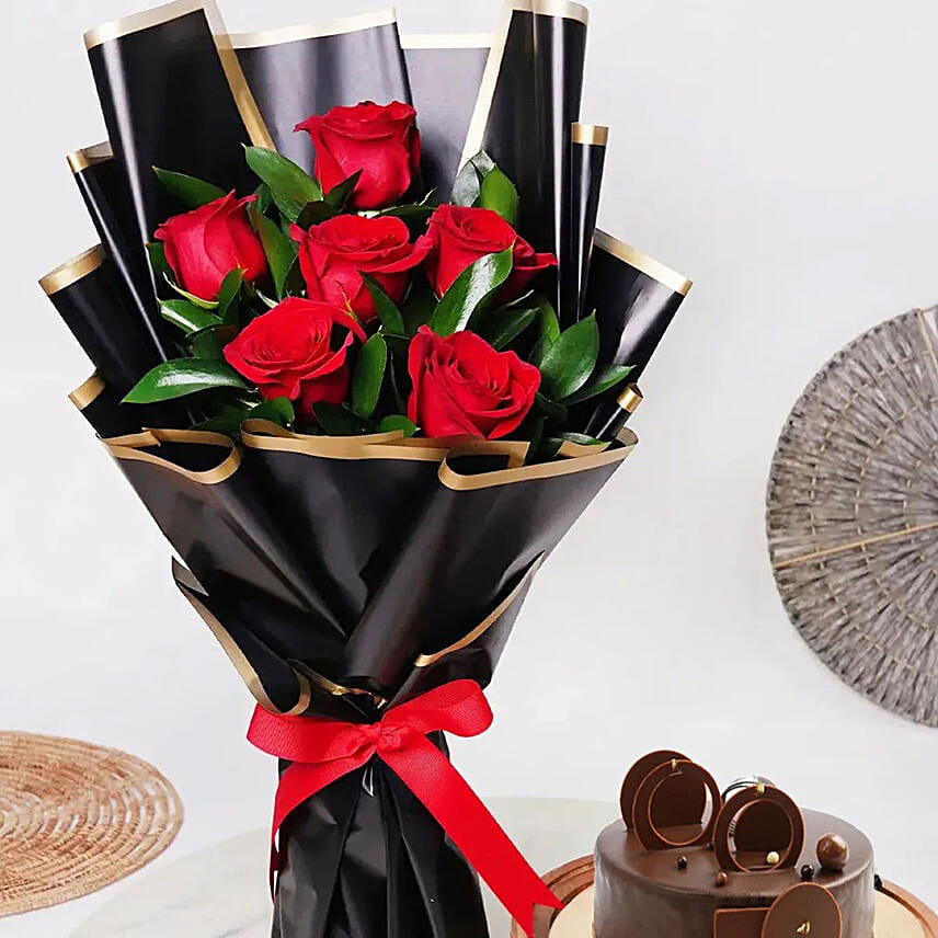 Online Roses & Fudge Cake Gift Delivery in UAE - FNP