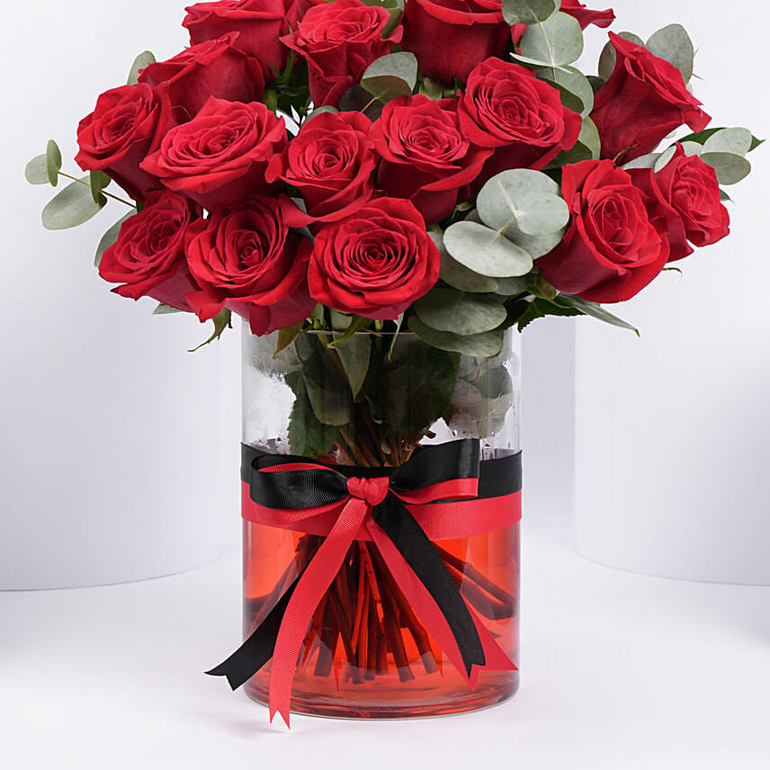 Online Passionate 18 Roses Arrangement Gift Delivery in UAE - FNP