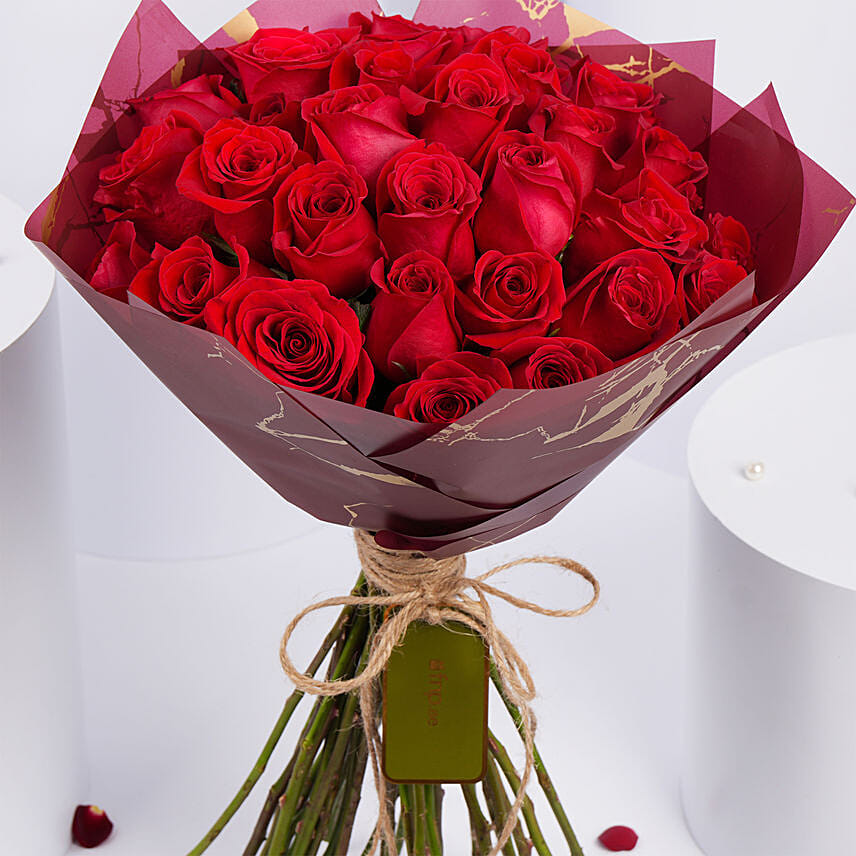 Order Sublime 35 Roses Bouquet Online | Same-Day Delivery UAE - Fnp.ae