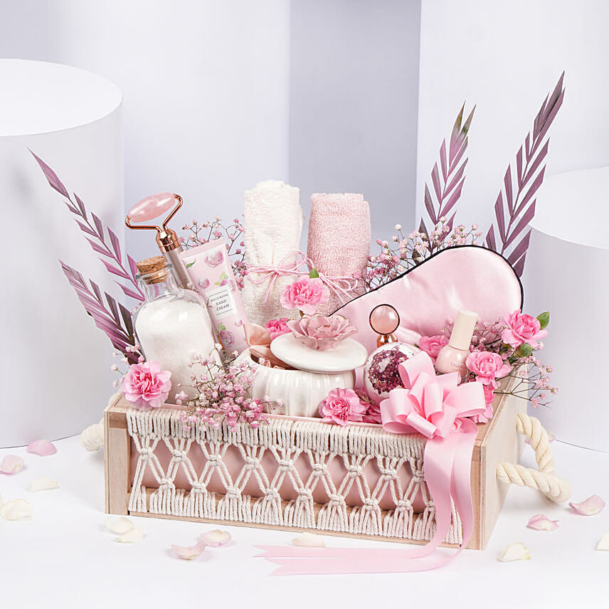 Order Personal Care Hamper For Her Online | Same-Day Delivery UAE - Fnp.ae