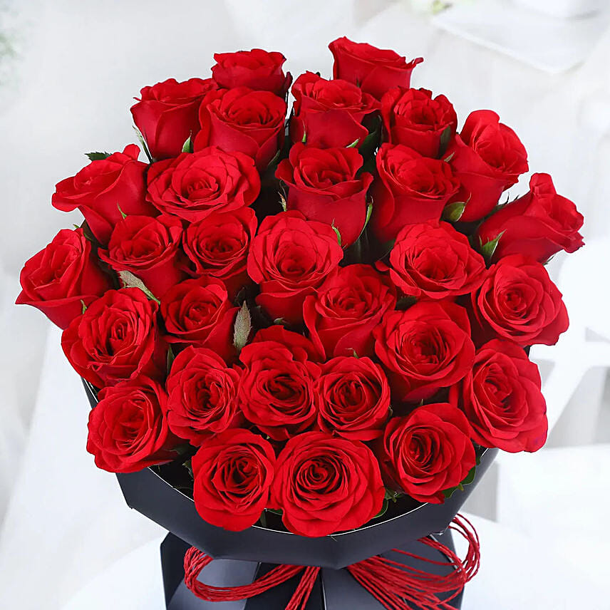 Order Red Velvet Whispers Of Roses Online | Same-Day Delivery UAE - Fnp.ae