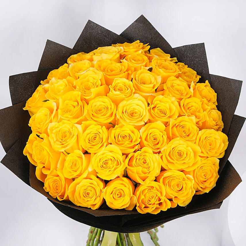 Order Sunny Graduation Roses Bouquet Online | Same-Day Delivery UAE ...