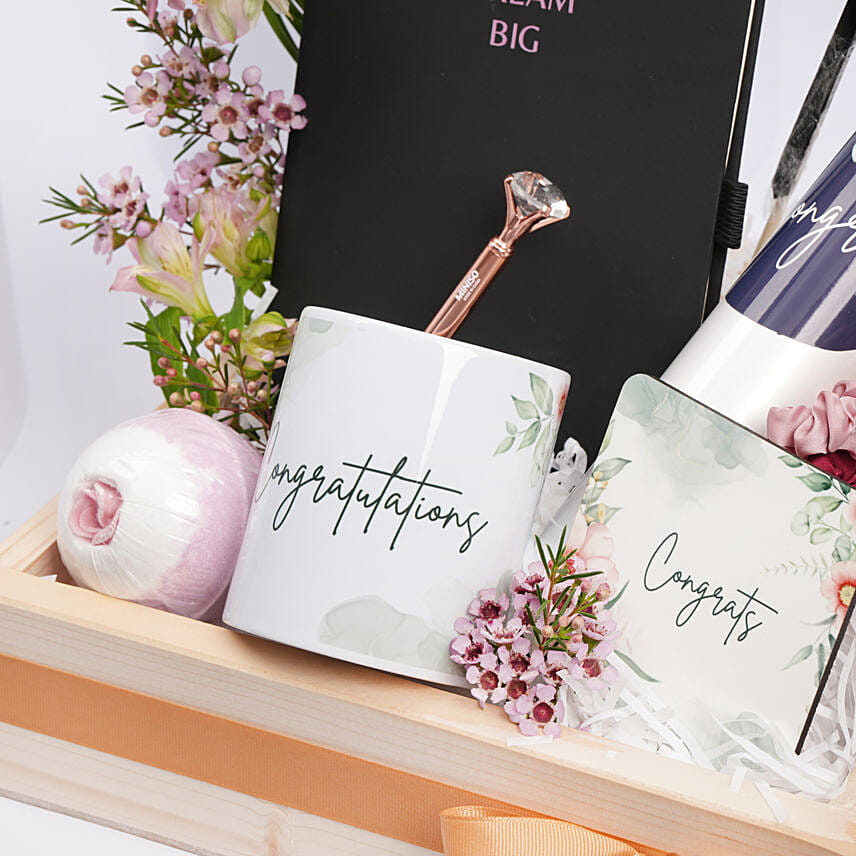 Order Dream Big Graduation Hamper Online | Same-Day Delivery UAE - Fnp.ae