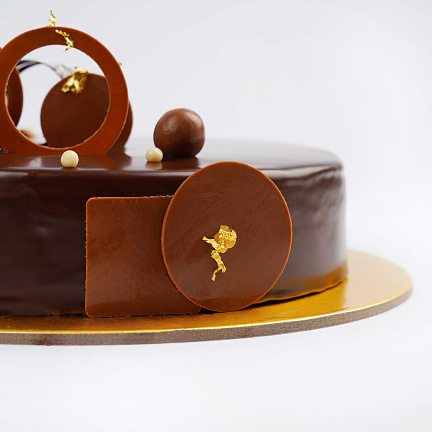 Order Fudge Cake 8 Portion Online | Same-Day Delivery UAE - Fnp.ae