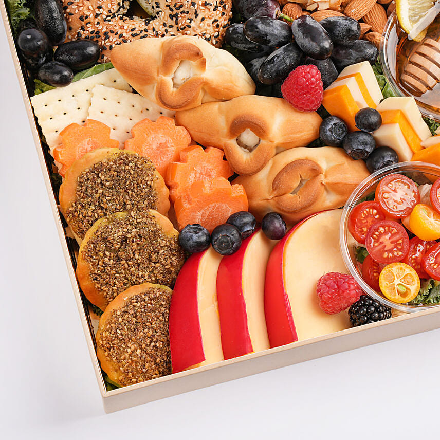 Order Breakfast Delight Box Online | Same-Day Delivery UAE - Fnp.ae