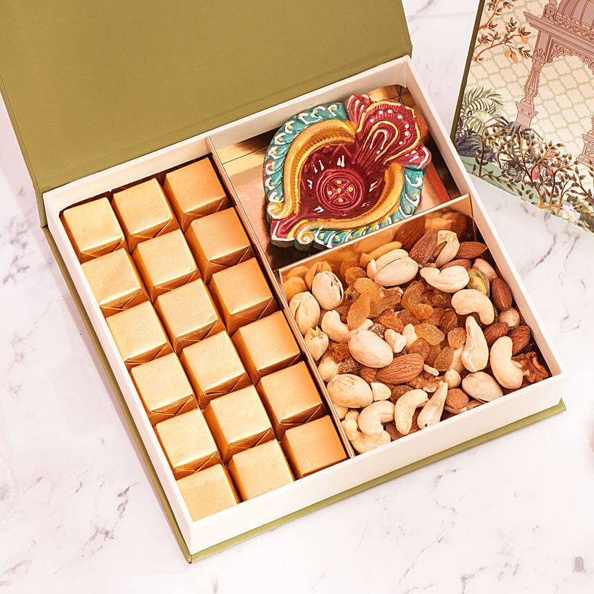 Order Festive Glow Delight Box Online | Same-Day Delivery UAE - Fnp.ae
