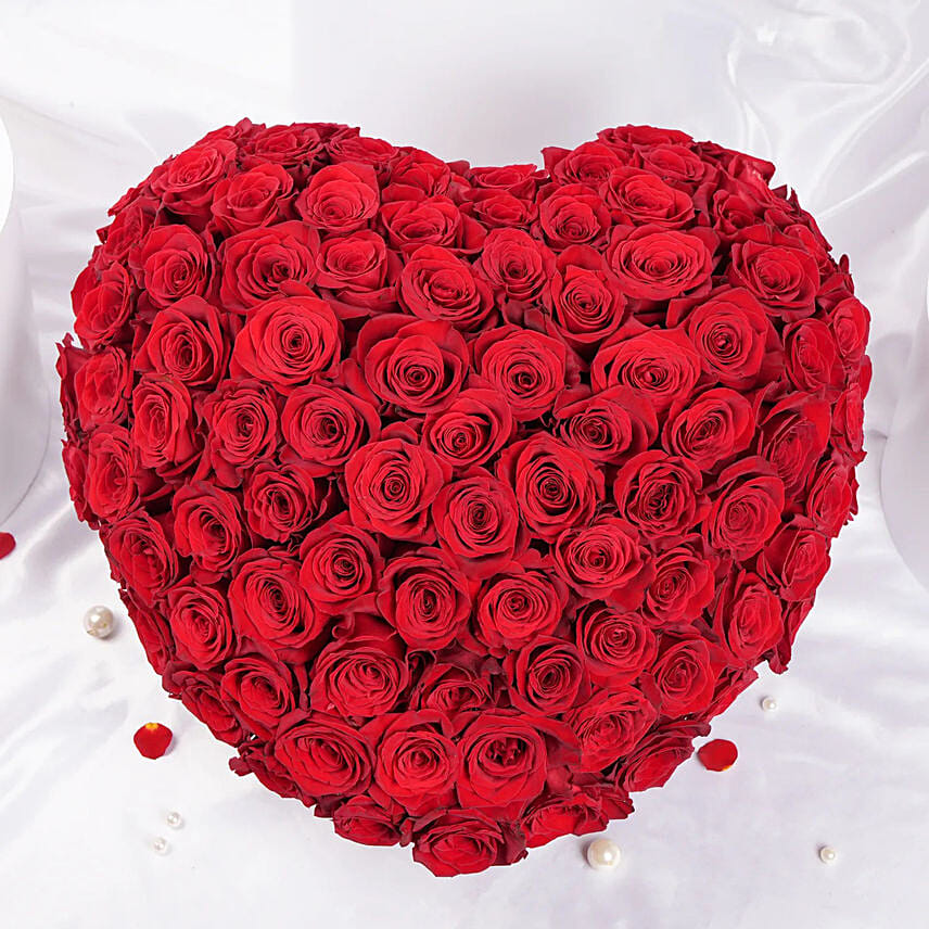 Order Red Roses Heart Shape Box Online | Same-Day Delivery UAE - Fnp.ae