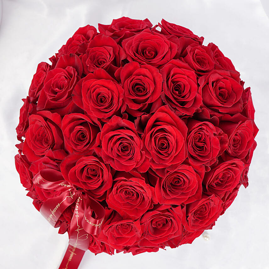 Order Bold & Beautiful Roses Arrangement Online | Same-Day Delivery UAE ...