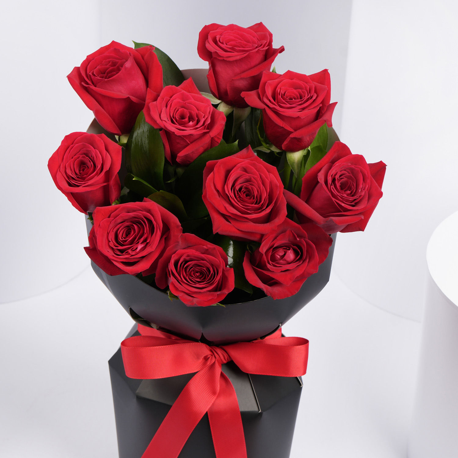 Online Love Roses Gift Delivery in Oman - Fnp.ae