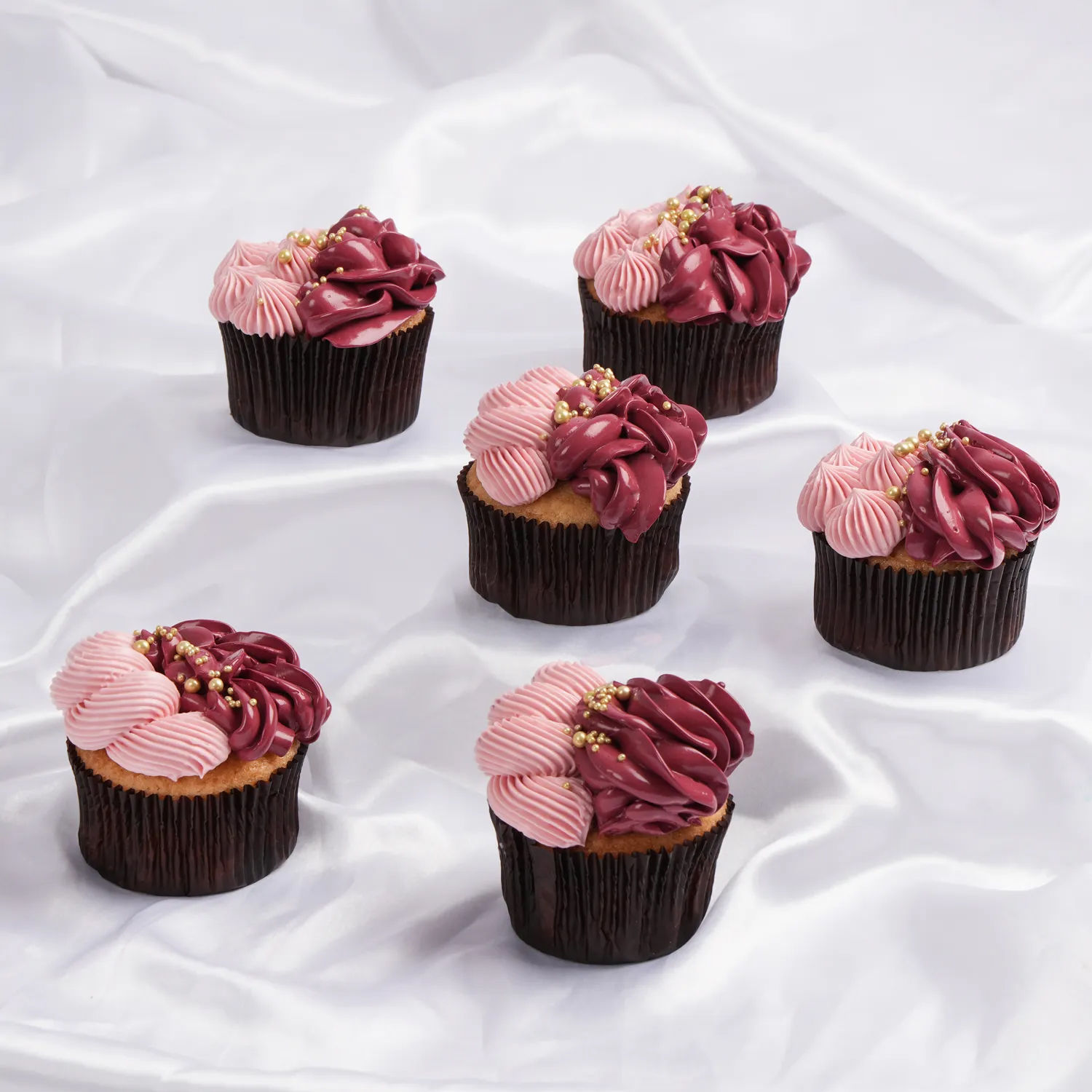 Online Celebratory Cupcake Set Gift Delivery in Oman - FNP