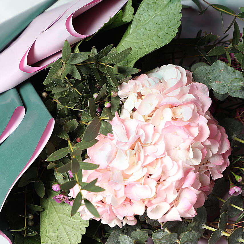 أون لاين باقة ارطاسيا وردية توصيل هدايا في Qatar - Fnp.ae