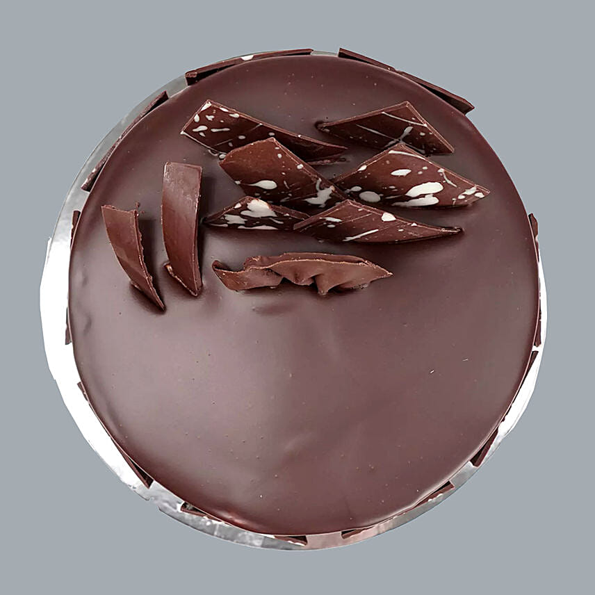 Online Scrumptious Chocolate Cake Half Kg Gift Delivery in Qatar - FNP
