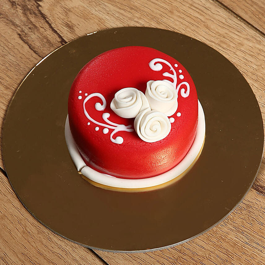 Online Red Roses and Mono Cake Combo Gift Delivery in Qatar - Fnp.ae