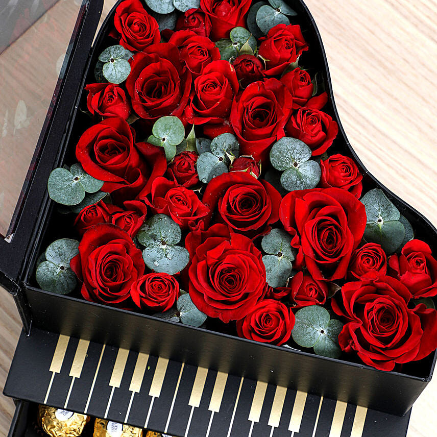 Online Red Roses and Chocolates Black Heart Box Gift Delivery in Qatar ...