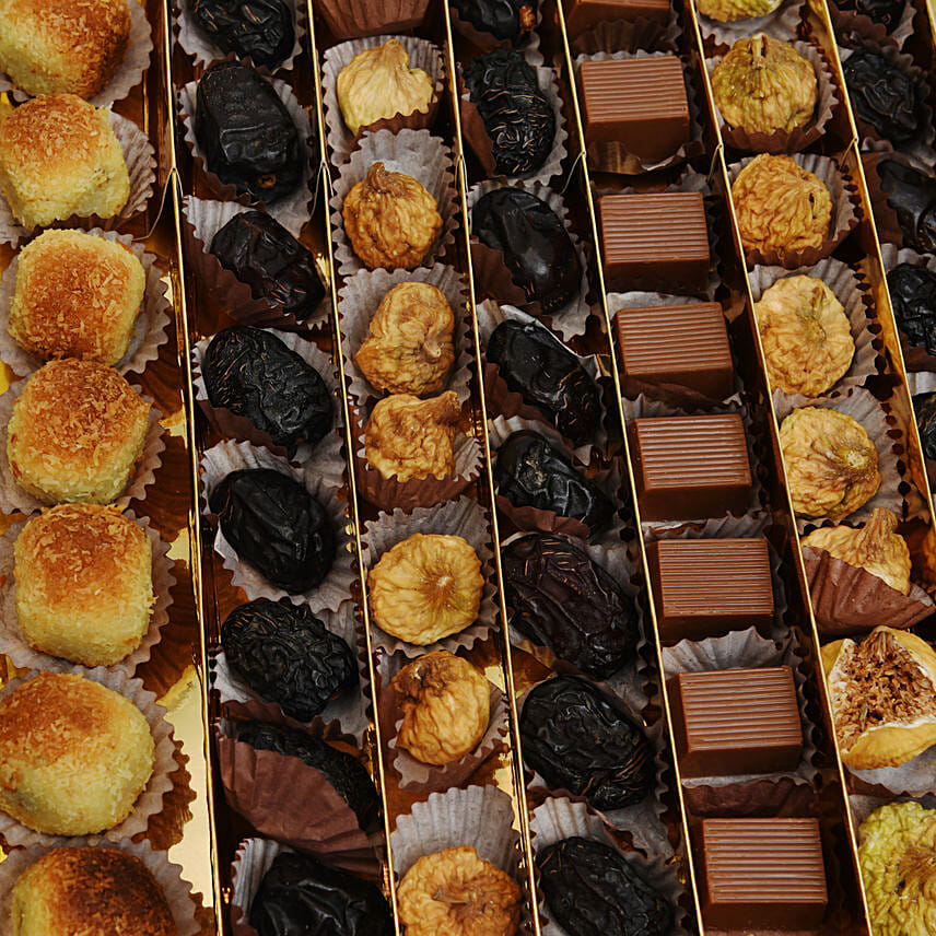 Online Assorted Arabic Sweets & Dates Platter Gift Delivery in Qatar - FNP