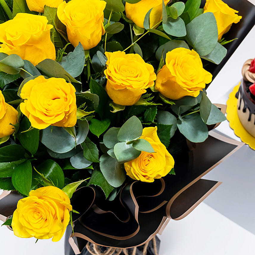 Online Beautiful Yellow Roses Hand Bouquet Gift Delivery in Qatar - FNP