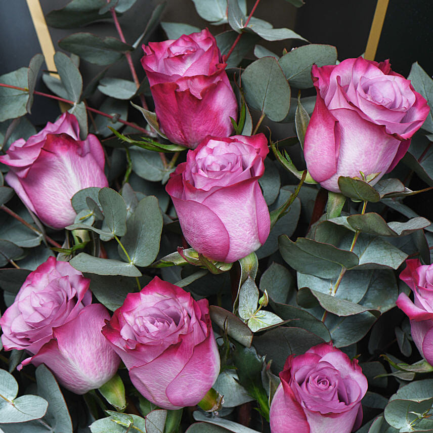 أون لاين Enchanted Purple Roses Bouquet توصيل هدايا في Qatar - FNP
