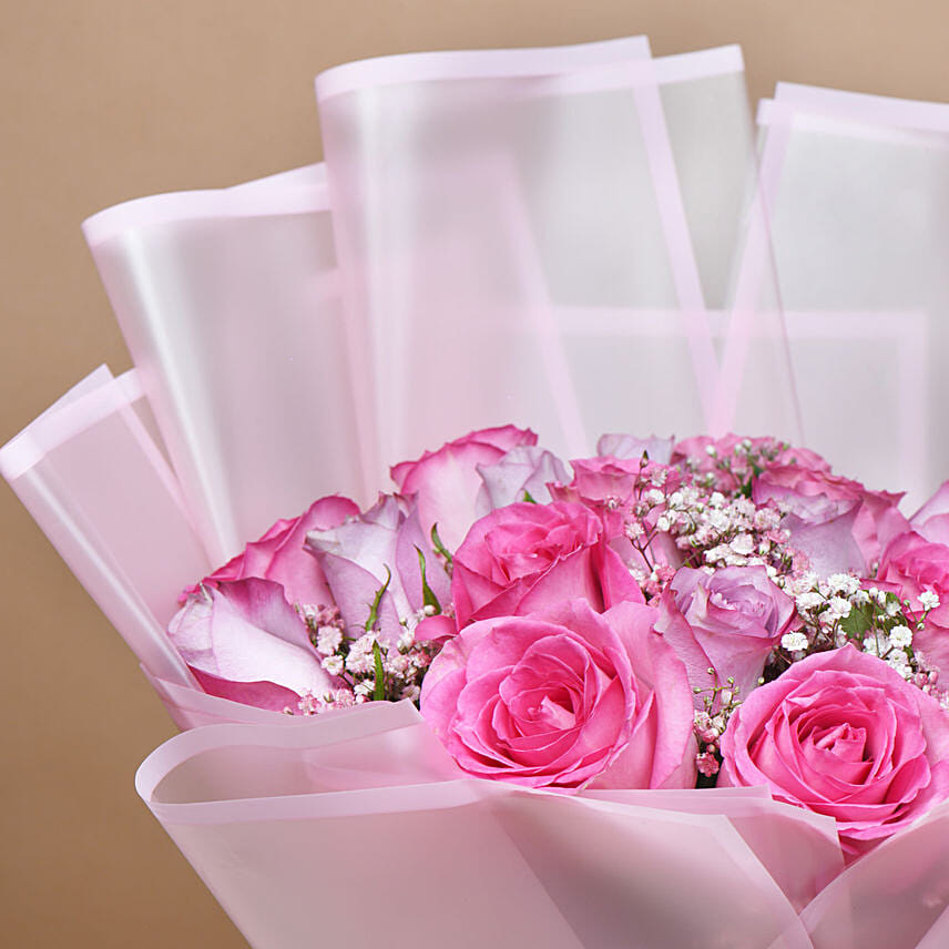 Online Roseate Splendor Roses Bouquet Gift Delivery in Qatar - FNP