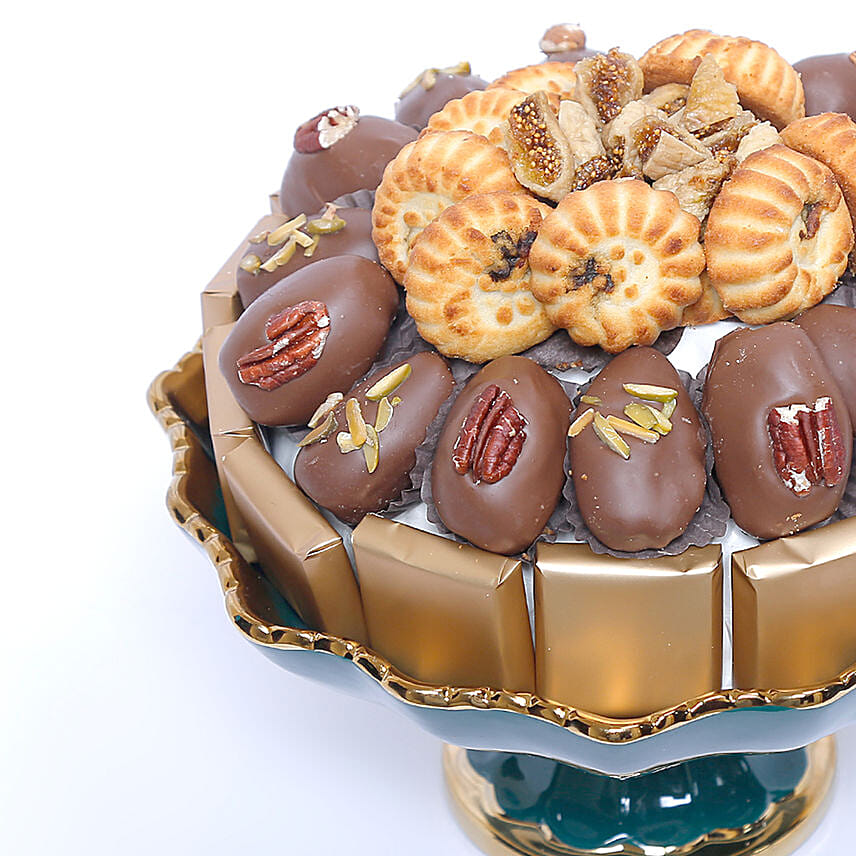 Online Arabic Sweets Platter Gift Delivery in Qatar - Fnp.ae