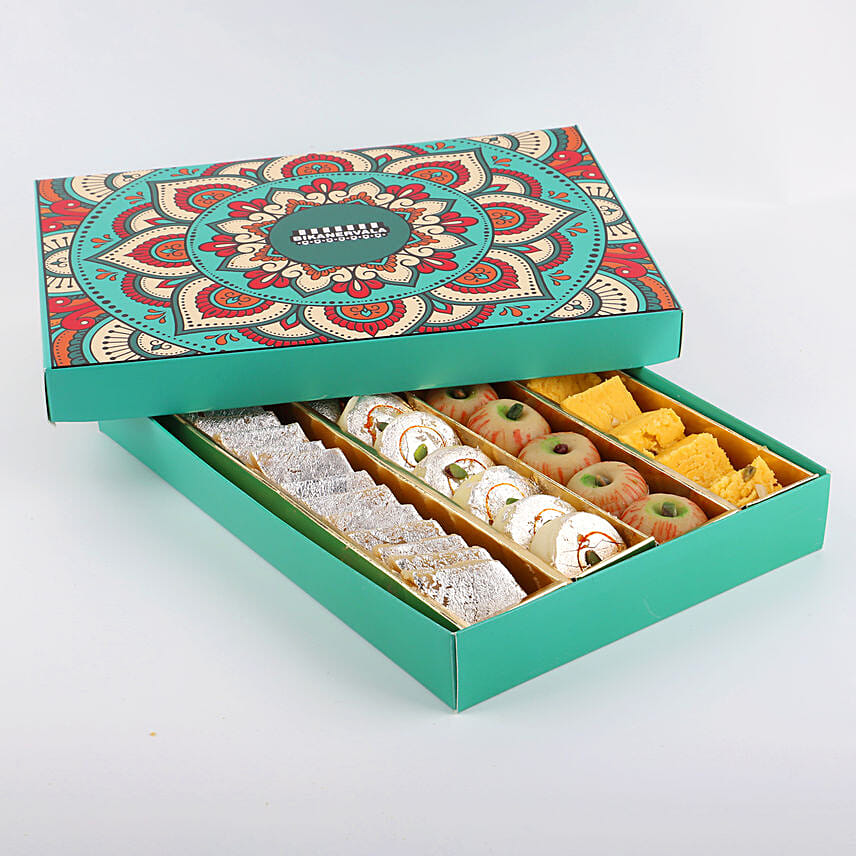 Online Premium Kaju & Khoya Mix Sweet Gift Delivery in Qatar - Fnp.ae