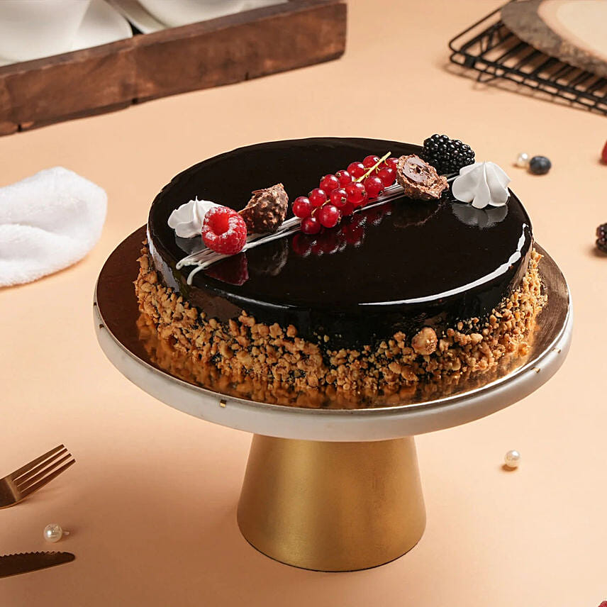 Online Crunchy Hazelnut Cake Gift Delivery in Qatar - Fnp.ae