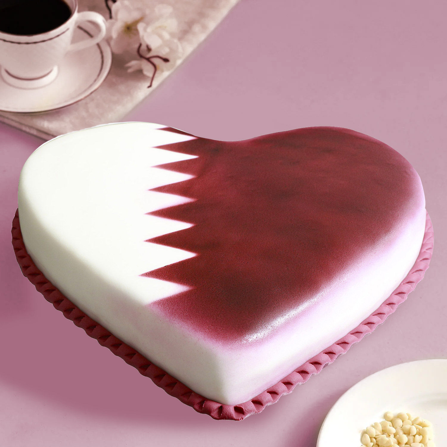 Online Qatar National Day Theme Heart Shaped Cake Gift Delivery in ...
